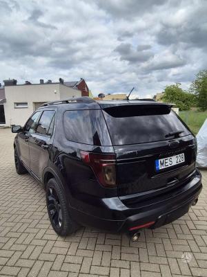Black Ford Explorer 2015 in Kaunas, with an engine capacity of 3.50 L and mileage of 293 thousand km for 14800 €, photo 6 on AUTOMOTO.COM.LV