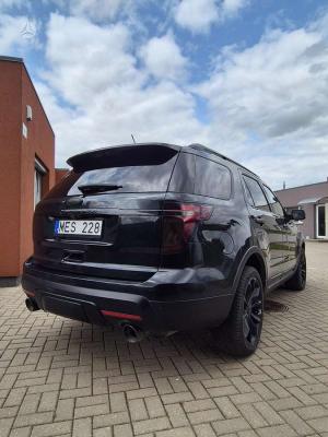 Black Ford Explorer 2015 in Kaunas, with an engine capacity of 3.50 L and mileage of 293 thousand km for 14800 €, photo 7 on AUTOMOTO.COM.LV