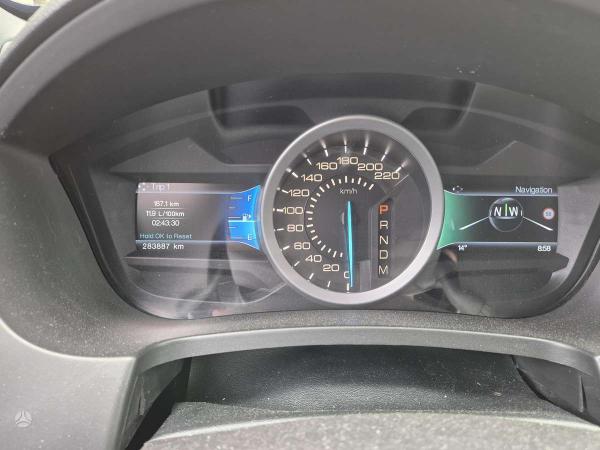 Ford Explorer 2015 in Kaunas on AUTOMOTO.COM.LV Black Ford Explorer 2015 in Kaunas, with an engine capacity of 3.50 L and mileage of 293 thousand km for 14800 €, photo 10 on AUTOMOTO.COM.LV