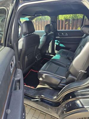Black Ford Explorer 2016 in Klaipeda, with an engine capacity of 3.49 L and mileage of 173 thousand km for 11900 €, photo 7 on AUTOMOTO.COM.LV