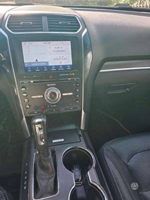 Black Ford Explorer 2016 in Klaipeda, with an engine capacity of 3.49 L and mileage of 173 thousand km for 11900 €, photo 9 on AUTOMOTO.COM.LV