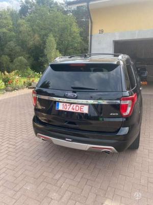 Melns Ford Explorer 2016 Alīta, ar dzinēja tilpumu 3.49 L un nobraukumu 110 tūkst. km par 16400 €, foto 5 vietnē AUTOMOTO.COM.LV