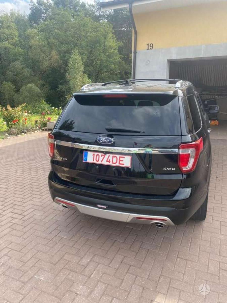 Melns Ford Explorer 2016 Alīta, ar dzinēja tilpumu 3.49 L un nobraukumu 110 tūkst. km par 16400 €, foto 5 vietnē AUTOMOTO.COM.LV
