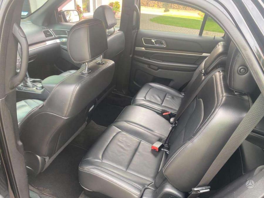 Melns Ford Explorer 2016 Alīta, ar dzinēja tilpumu 3.49 L un nobraukumu 110 tūkst. km par 16400 €, foto 9 vietnē AUTOMOTO.COM.LV