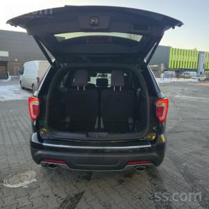 Melns Ford Explorer 2018 Rīga, ar dzinēja tilpumu 3.50 L un nobraukumu 154 tūkst. km par 15500 €, foto 7 vietnē AUTOMOTO.COM.LV