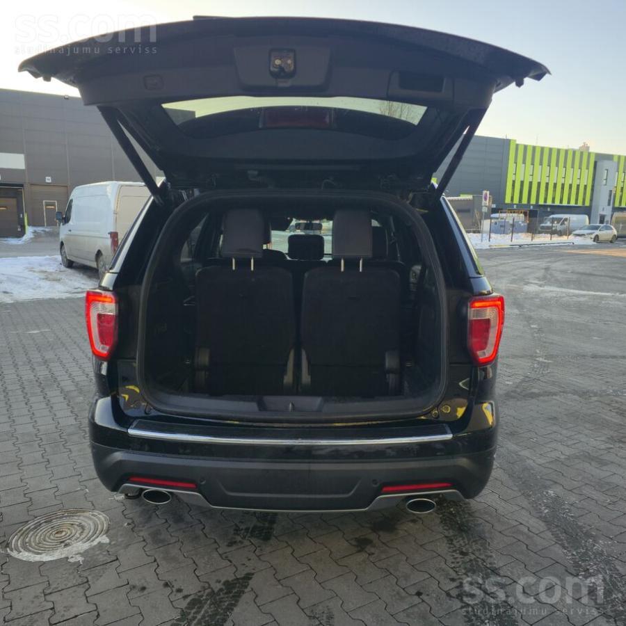Melns Ford Explorer 2018 Rīga, ar dzinēja tilpumu 3.50 L un nobraukumu 154 tūkst. km par 15500 €, foto 7 vietnē AUTOMOTO.COM.LV