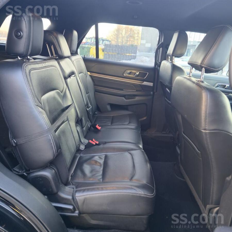 Melns Ford Explorer 2018 Rīga, ar dzinēja tilpumu 3.50 L un nobraukumu 154 tūkst. km par 15500 €, foto 10 vietnē AUTOMOTO.COM.LV