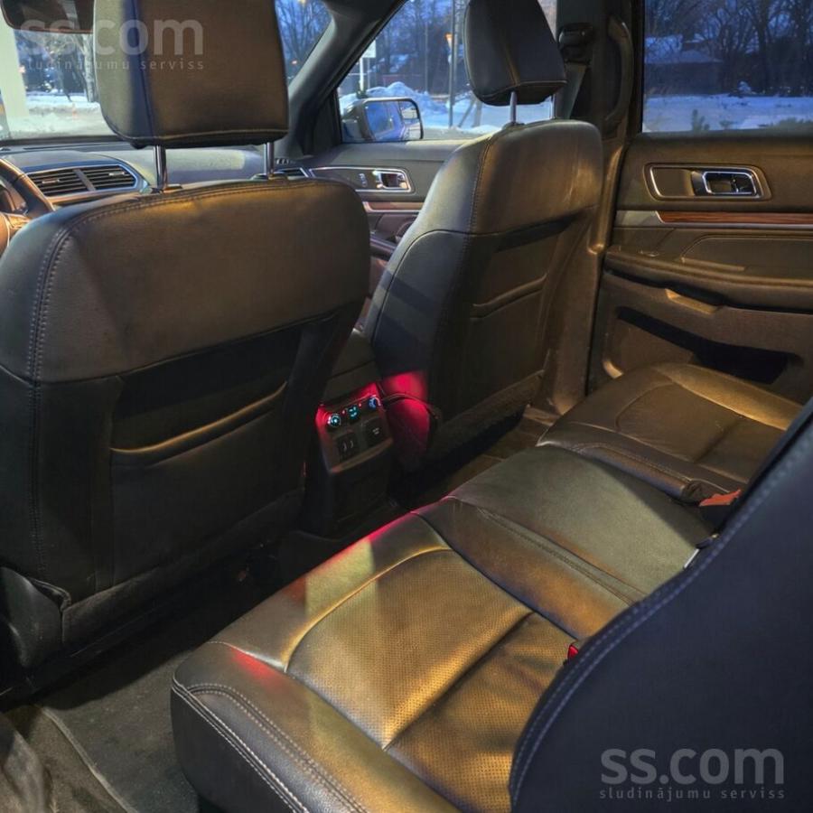 Melns Ford Explorer 2018 Rīga, ar dzinēja tilpumu 3.50 L un nobraukumu 154 tūkst. km par 15500 €, foto 11 vietnē AUTOMOTO.COM.LV