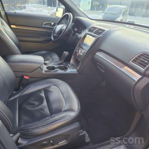 Melns Ford Explorer 2018 Rīga, ar dzinēja tilpumu 3.50 L un nobraukumu 154 tūkst. km par 15500 €, foto 14 vietnē AUTOMOTO.COM.LV
