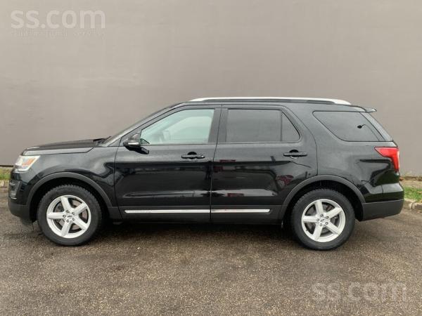 Black Ford Explorer 2019 in Riga, with an engine capacity of 2.30 L and mileage of 125 thousand km for 20500 €, photo 4 on AUTOMOTO.COM.LV