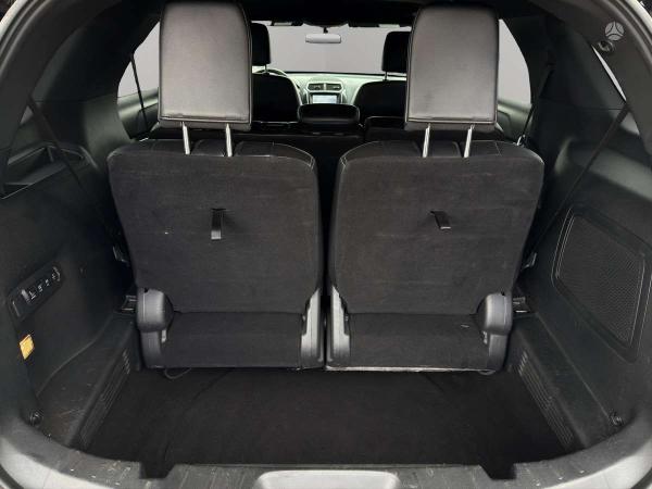 Black Ford Explorer 2019 in Kaunas, with an engine capacity of 3.50 L and mileage of 132 thousand km for 21499 €, photo 10 on AUTOMOTO.COM.LV