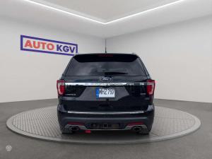 Black Ford Explorer 2019 in Kaunas, with an engine capacity of 3.50 L and mileage of 132 thousand km for 21499 €, photo 5 on AUTOMOTO.COM.LV