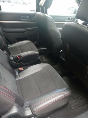 Black Ford Explorer 2019 in Panevezys, with an engine capacity of 3.50 L and mileage of 215 thousand km for 15500 €, photo 10 on AUTOMOTO.COM.LV
