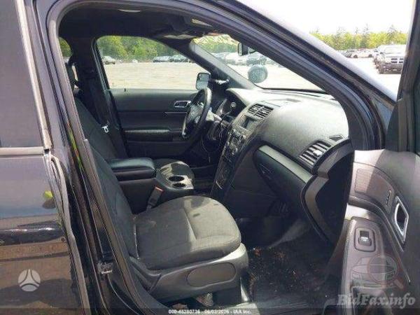 Black Ford Explorer 2019 in Klaipeda, with an engine capacity of 3.70 L and mileage of 129 thousand km for 9999 €, photo 6 on AUTOMOTO.COM.LV