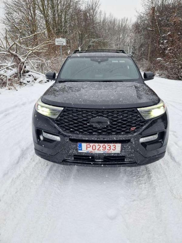Black Ford Explorer 2020 in Kaunas, with an engine capacity of 2.96 L and mileage of 122 thousand km for 30000 €, photo 2 on AUTOMOTO.COM.LV