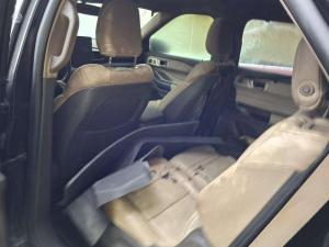 Melns Ford Explorer 2020 Kauņa, ar dzinēja tilpumu 2.96 L un nobraukumu 121 tūkst. km par 15730 €, foto 18 vietnē AUTOMOTO.COM.LV