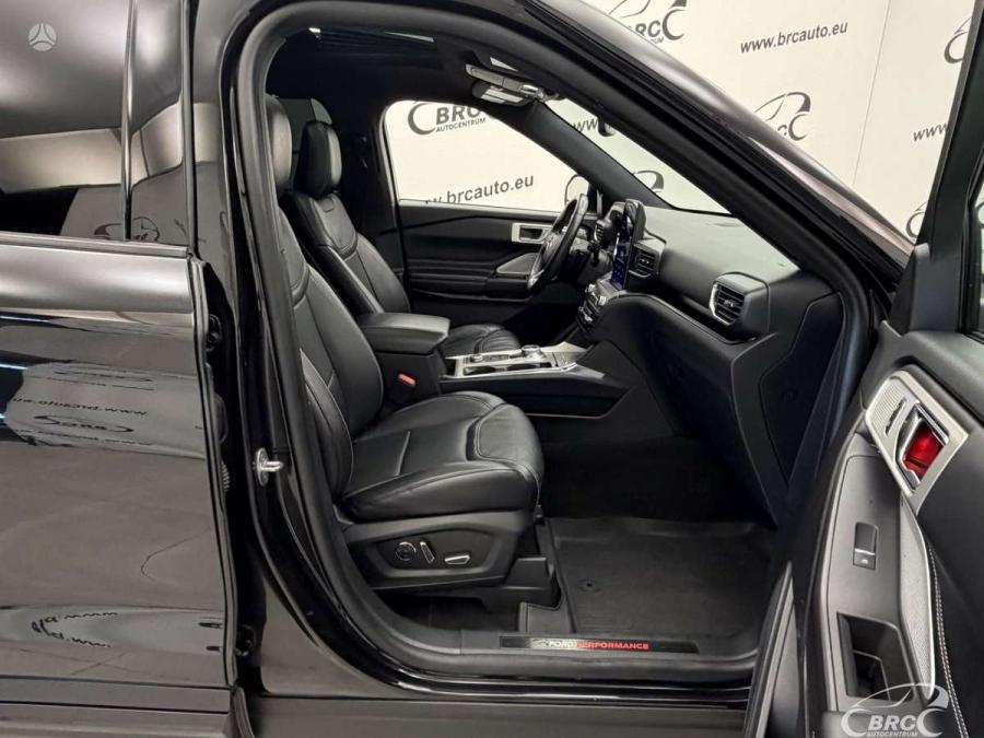 Black Ford Explorer 2020 in Vilnius, with an engine capacity of 3.00 L and mileage of 122 thousand km for 28500 €, photo 6 on AUTOMOTO.COM.LV