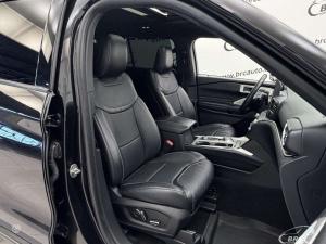 Black Ford Explorer 2020 in Vilnius, with an engine capacity of 3.00 L and mileage of 122 thousand km for 28500 €, photo 9 on AUTOMOTO.COM.LV