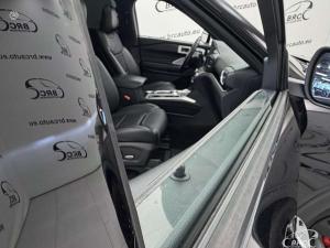 Black Ford Explorer 2020 in Vilnius, with an engine capacity of 3.00 L and mileage of 122 thousand km for 28500 €, photo 13 on AUTOMOTO.COM.LV