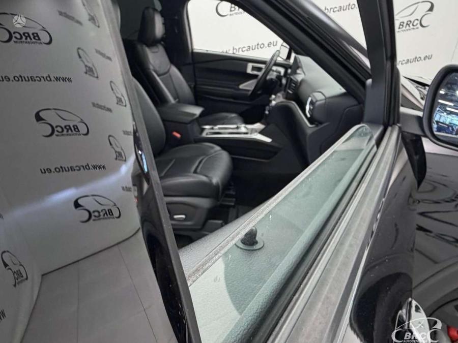 Black Ford Explorer 2020 in Vilnius, with an engine capacity of 3.00 L and mileage of 122 thousand km for 28500 €, photo 13 on AUTOMOTO.COM.LV