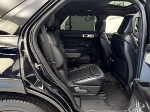 Black Ford Explorer 2020 in Vilnius, with an engine capacity of 3.00 L and mileage of 122 thousand km for 28500 €, photo 14 on AUTOMOTO.COM.LV