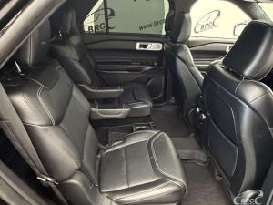Black Ford Explorer 2020 in Vilnius, with an engine capacity of 3.00 L and mileage of 122 thousand km for 28500 €, photo 15 on AUTOMOTO.COM.LV