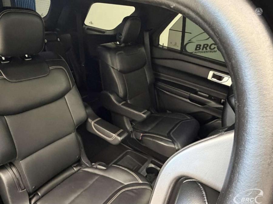 Black Ford Explorer 2020 in Vilnius, with an engine capacity of 3.00 L and mileage of 122 thousand km for 28500 €, photo 16 on AUTOMOTO.COM.LV