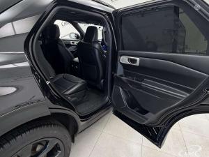 Black Ford Explorer 2020 in Vilnius, with an engine capacity of 3.00 L and mileage of 122 thousand km for 28500 €, photo 17 on AUTOMOTO.COM.LV
