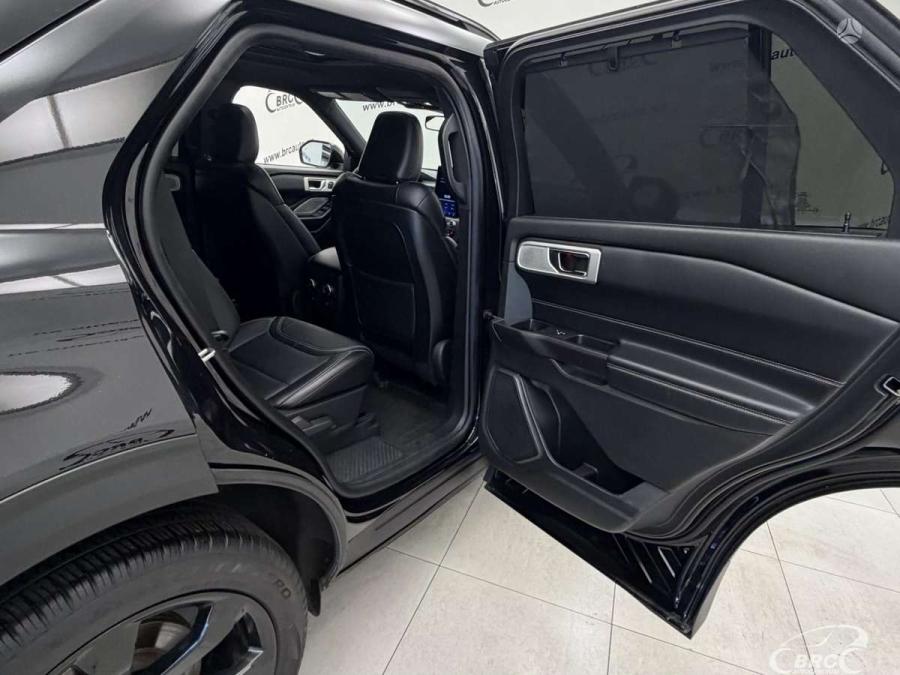 Black Ford Explorer 2020 in Vilnius, with an engine capacity of 3.00 L and mileage of 122 thousand km for 28500 €, photo 17 on AUTOMOTO.COM.LV