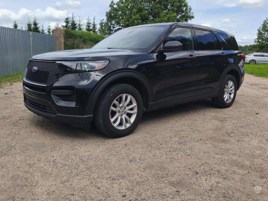 Black Ford Explorer 2020 in Siauliai, with an engine capacity of 3.30 L and mileage of 100 thousand km for 10000 €, photo 1 on AUTOMOTO.COM.LV