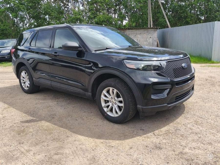 Black Ford Explorer 2020 in Siauliai, with an engine capacity of 3.30 L and mileage of 100 thousand km for 10000 €, photo 4 on AUTOMOTO.COM.LV