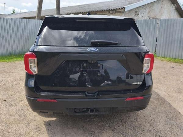 Melns Ford Explorer 2020 Šauļi, ar dzinēja tilpumu 3.30 L un nobraukumu 100 tūkst. km par 10000 €, foto 5 vietnē AUTOMOTO.COM.LV