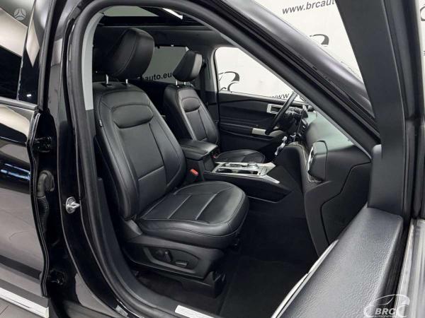 Melns Ford Explorer 2021 Viļņa, ar dzinēja tilpumu 3.34 L un nobraukumu 90 tūkst. km par 29900 €, foto 8 vietnē AUTOMOTO.COM.LV
