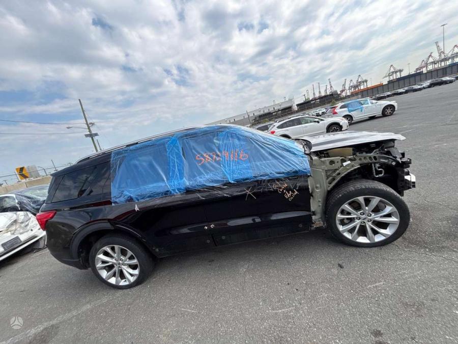 Melns Ford Explorer 2022 Ukmergė, ar dzinēja tilpumu 2.96 L un nobraukumu 47 tūkst. km par 19990 €, foto 9 vietnē AUTOMOTO.COM.LV