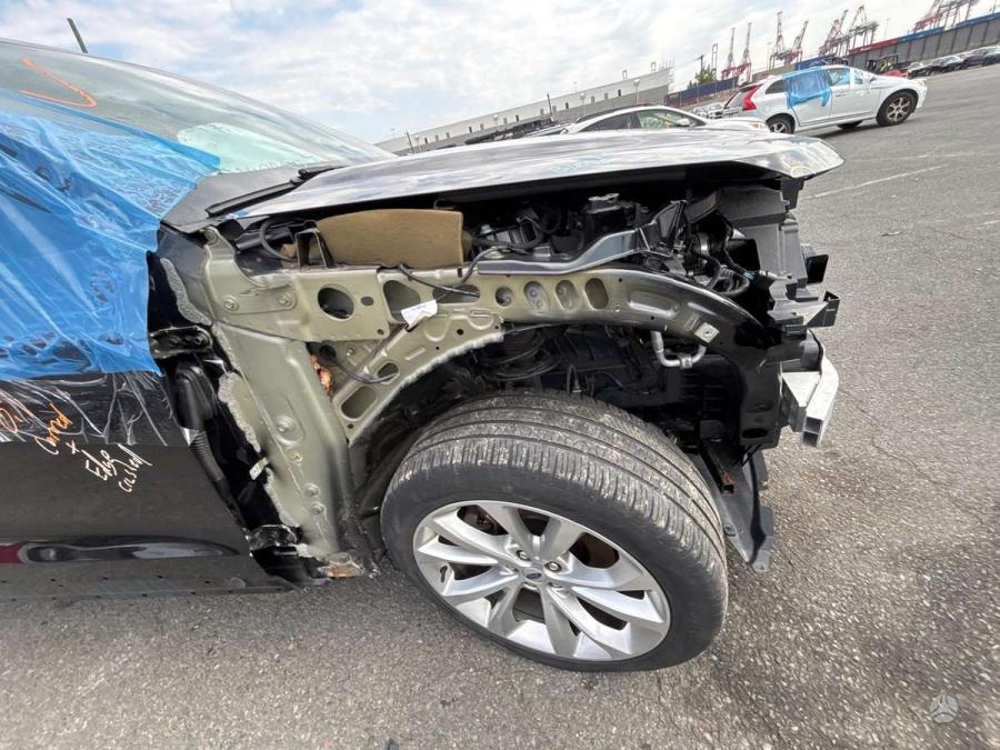 Melns Ford Explorer 2022 Ukmergė, ar dzinēja tilpumu 2.96 L un nobraukumu 47 tūkst. km par 19990 €, foto 16 vietnē AUTOMOTO.COM.LV