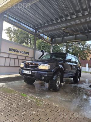 Blue Ford Explorer 1999 in Cesis, with an engine capacity of 4.00 L and mileage of 272 thousand km for 1800 €, photo  on AUTOMOTO.COM.LV