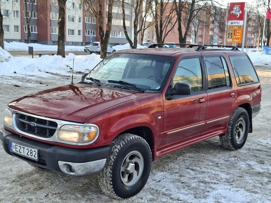 Ford Explorer 2000 in Silute, with an engine capacity of 4.00 L and mileage of 180 thousand km for 3000 €, photo 6 on AUTOMOTO.COM.LV