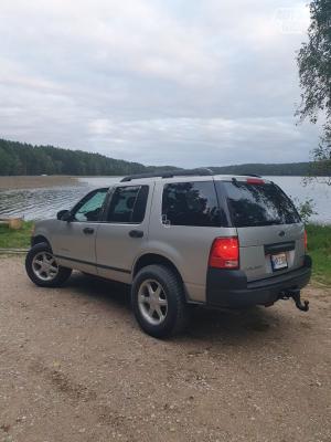 Ford Explorer 2005 in Moletai, with an engine capacity of 4.00 L and mileage of 298 thousand km for 4550 €, photo 12 on AUTOMOTO.COM.LV