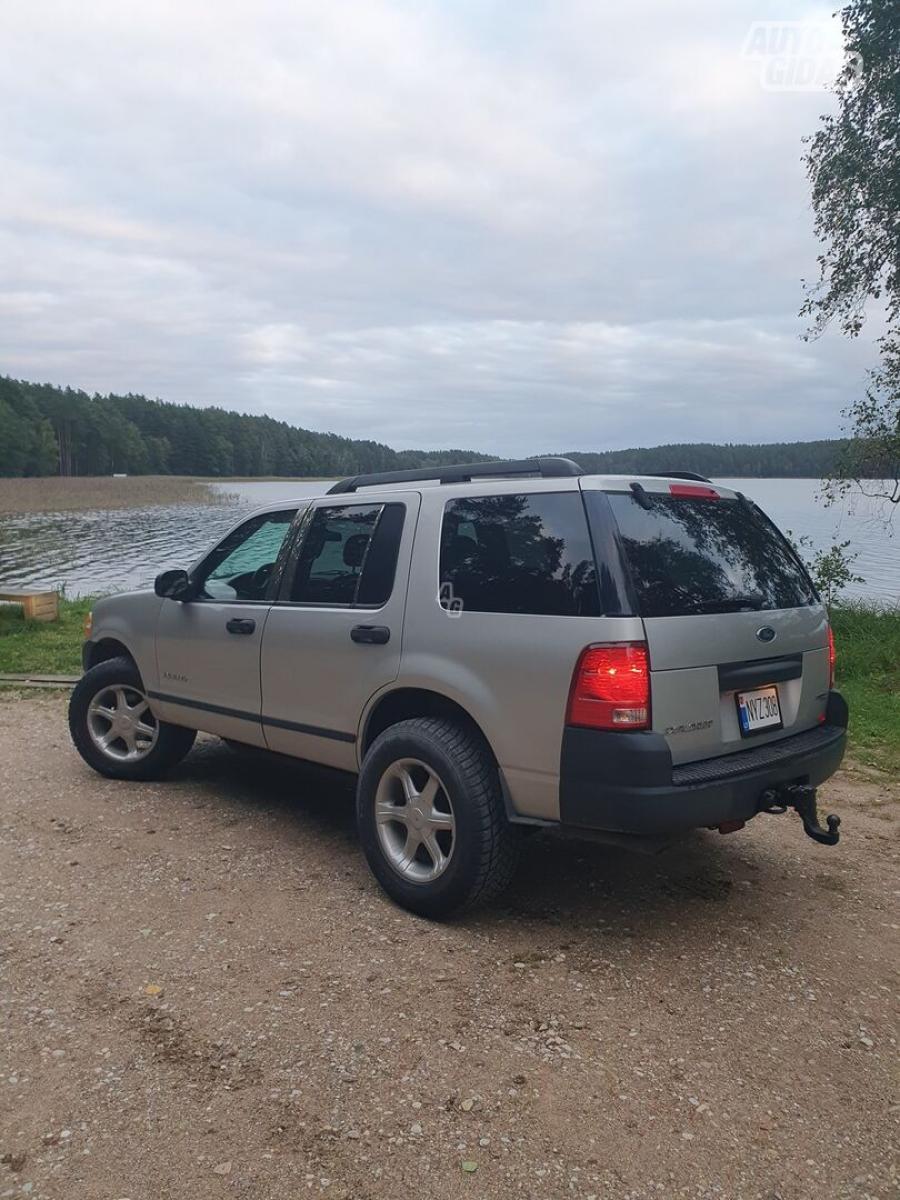 Ford Explorer 2005 in Moletai, with an engine capacity of 4.00 L and mileage of 298 thousand km for 4550 €, photo 12 on AUTOMOTO.COM.LV