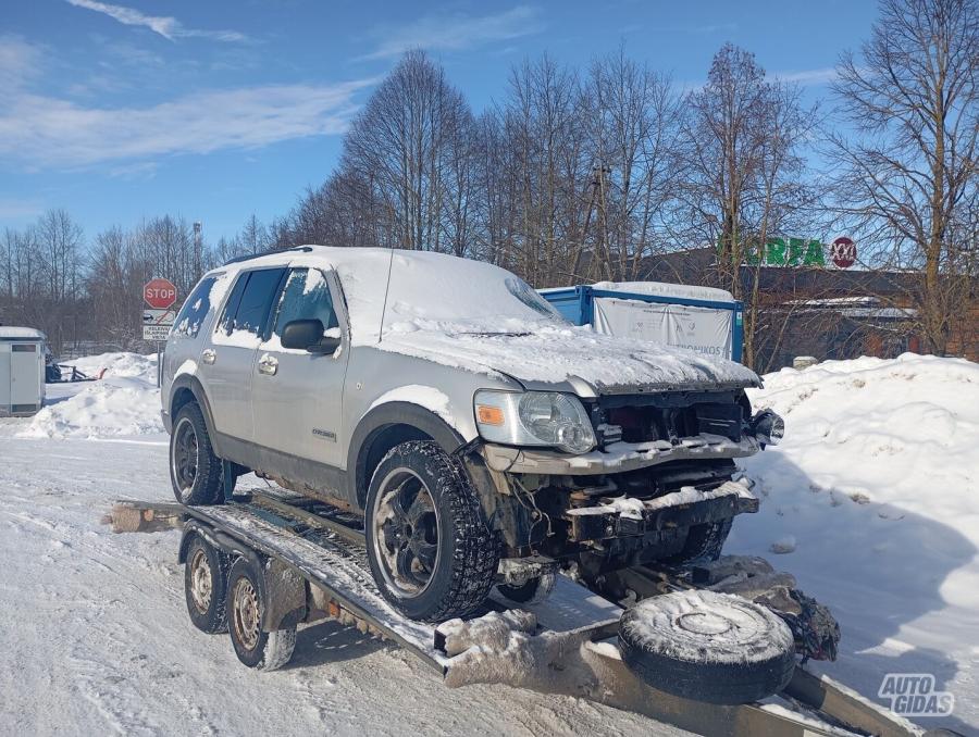 Ford Explorer 2006 in Kaunas, with an engine capacity of 40.00 L and mileage of 203 thousand km for 850 €, photo 1 on AUTOMOTO.COM.LV