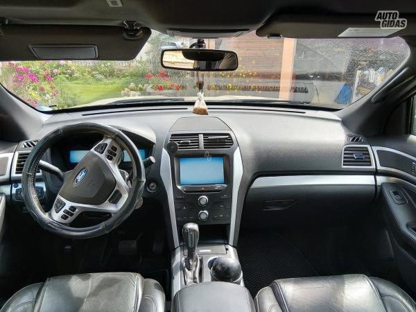 Ford Explorer 2013 Panevēža, ar dzinēja tilpumu 3.50 L un nobraukumu 308 tūkst. km par 11000 €, foto 3 vietnē AUTOMOTO.COM.LV