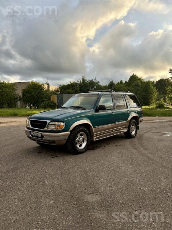 Zaļš Ford Explorer 1998 Rīga, ar dzinēja tilpumu 4.00 L un nobraukumu 187 tūkst. km par 1550 €, foto 1 vietnē AUTOMOTO.COM.LV