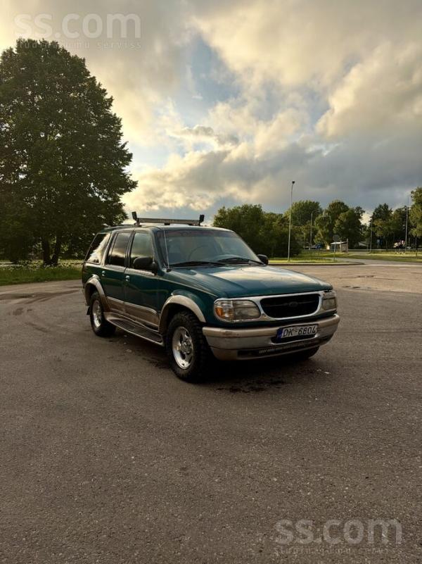 Zaļš Ford Explorer 1998 Rīga, ar dzinēja tilpumu 4.00 L un nobraukumu 187 tūkst. km par 1550 €, foto 2 vietnē AUTOMOTO.COM.LV