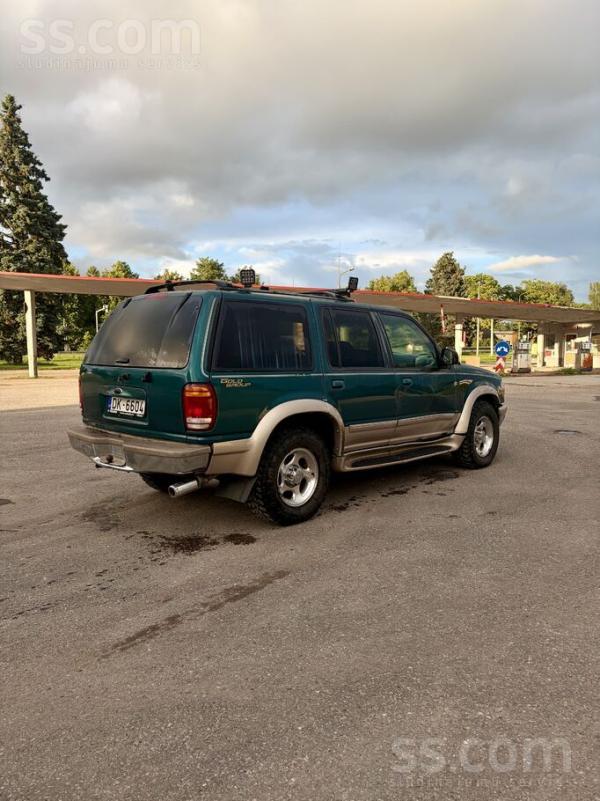 Zaļš Ford Explorer 1998 Rīga, ar dzinēja tilpumu 4.00 L un nobraukumu 187 tūkst. km par 1550 €, foto 4 vietnē AUTOMOTO.COM.LV