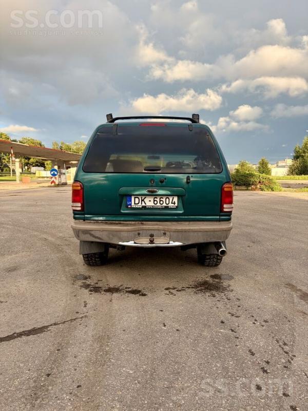 Zaļš Ford Explorer 1998 Rīga, ar dzinēja tilpumu 4.00 L un nobraukumu 187 tūkst. km par 1550 €, foto 5 vietnē AUTOMOTO.COM.LV