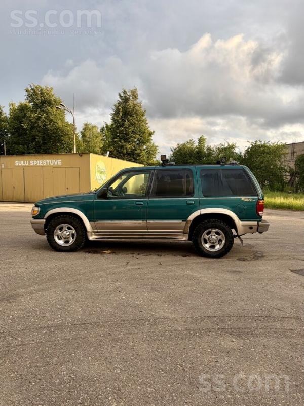 Zaļš Ford Explorer 1998 Rīga, ar dzinēja tilpumu 4.00 L un nobraukumu 187 tūkst. km par 1550 €, foto 7 vietnē AUTOMOTO.COM.LV