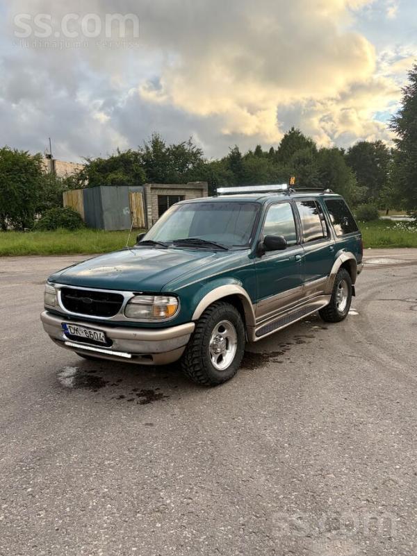 Zaļš Ford Explorer 1998 Rīga, ar dzinēja tilpumu 4.00 L un nobraukumu 187 tūkst. km par 1550 €, foto 10 vietnē AUTOMOTO.COM.LV