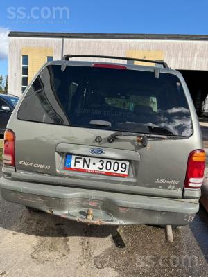 Zaļš Ford Explorer 1999 Rīga, ar dzinēja tilpumu 4.00 L un nobraukumu 117 tūkst. km par 600 €, foto 4 vietnē AUTOMOTO.COM.LV