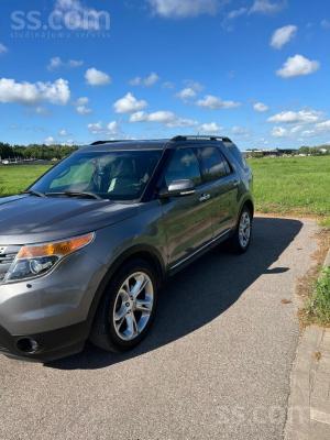 Grey Ford Explorer 2012 in Liepaja, with an engine capacity of 3.50 L and mileage of 247 thousand km for 12650 €, photo 3 on AUTOMOTO.COM.LV