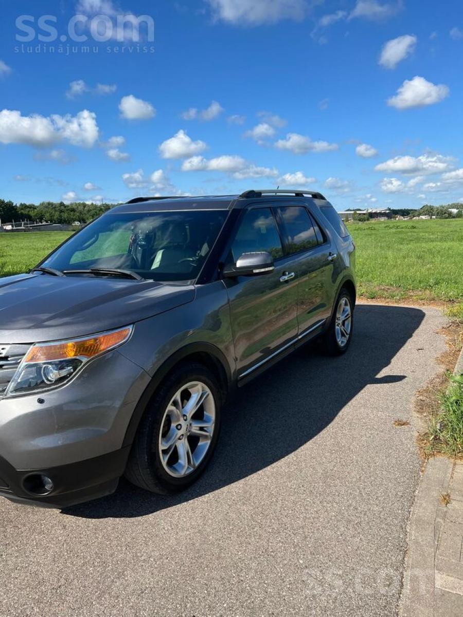Grey Ford Explorer 2012 in Liepaja, with an engine capacity of 3.50 L and mileage of 247 thousand km for 12650 €, photo 3 on AUTOMOTO.COM.LV